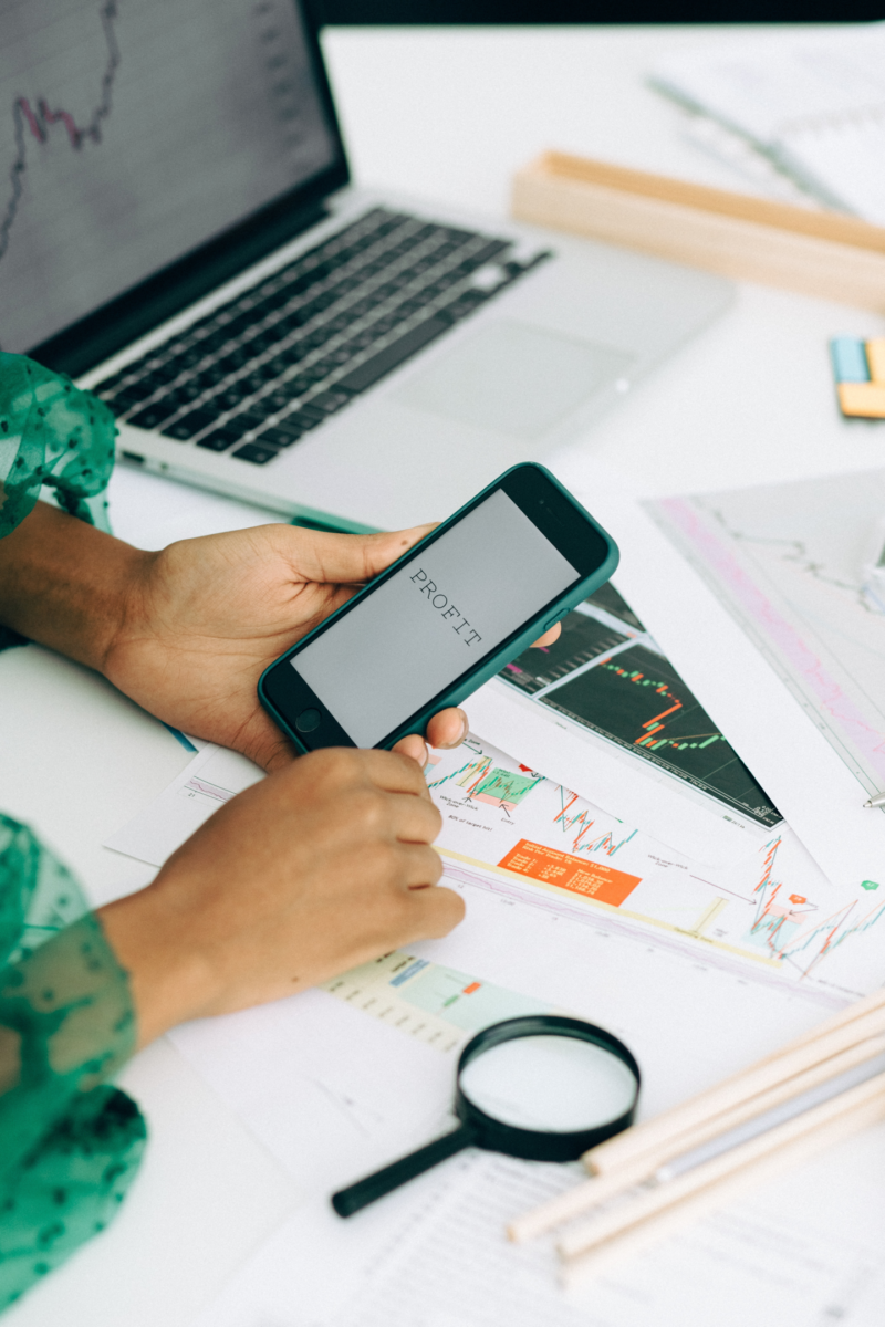 How to Become a Business Analyst: Skills, Qualifications, and Salary ...